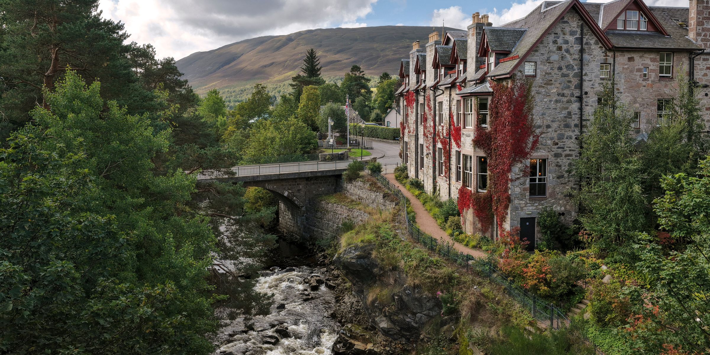 Pubs & Restaurants in Braemar | The Fife Arms, Aberdeenshire